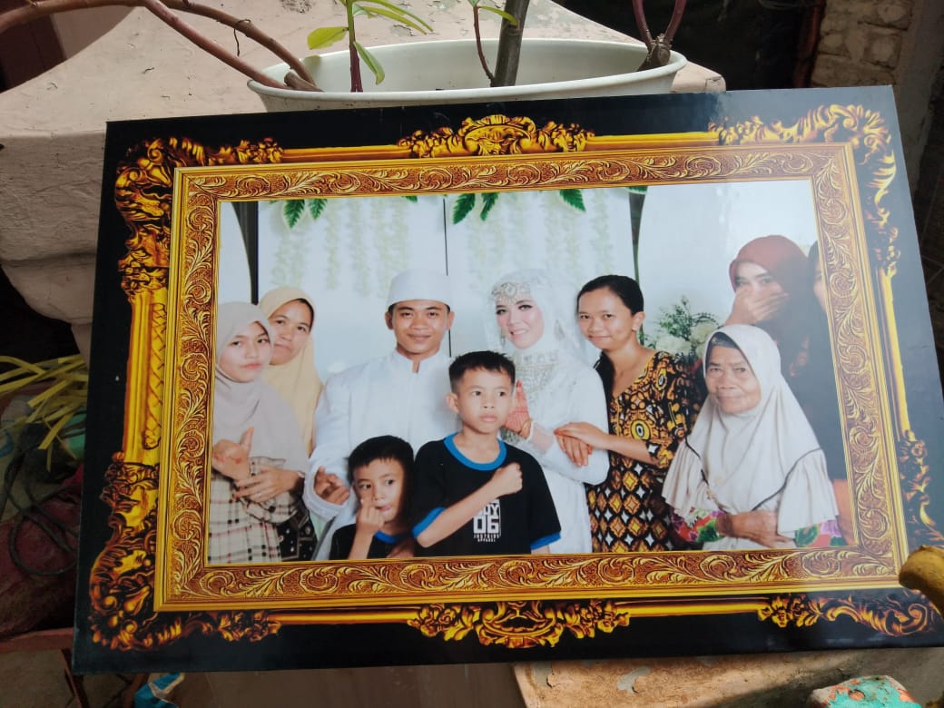 CETAK FOTO UKURAN 8R 10R 15R 20R 24R SUDAH DIBINGKAI PAPAN MDF MOTIF ...