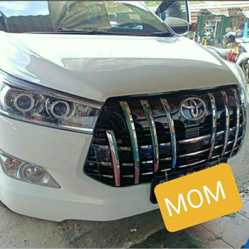 Front grill / grille depan model apollo hitam black glossy Innova ...