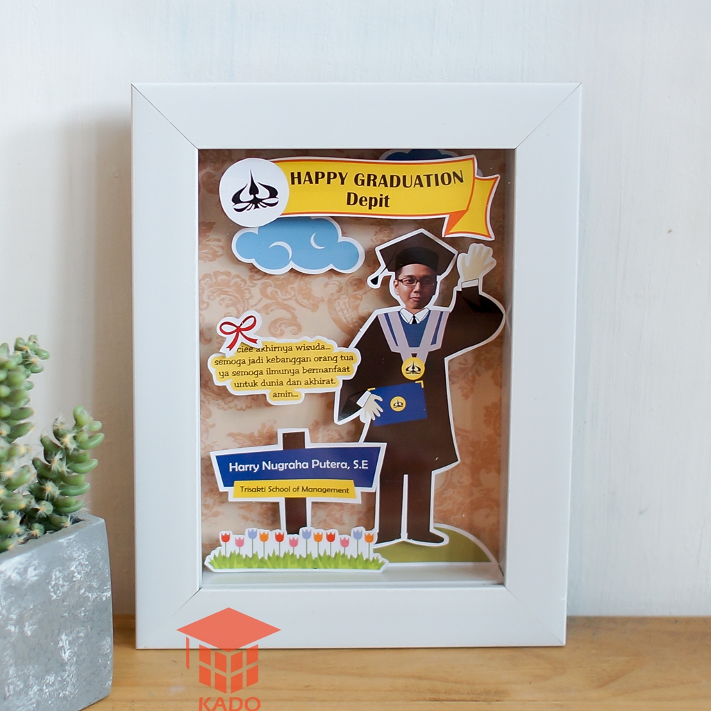 Kado Wisuda Cowok Unik Scrap Frame Custom Foto 3D Size A5 Graduation ...