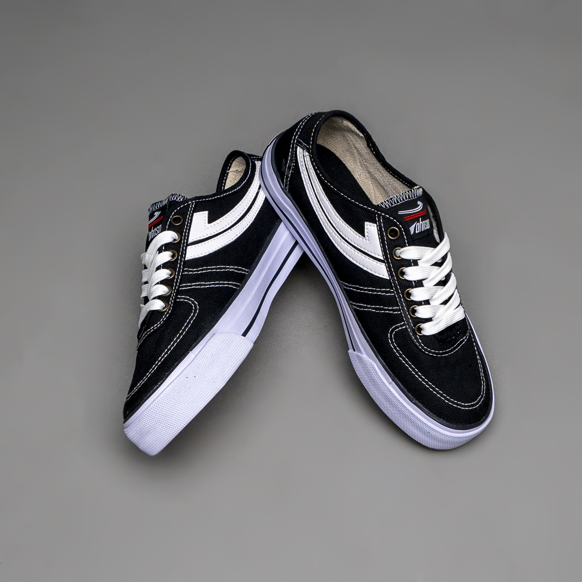 Sepatu Sneakers Johnson - Scorpio Lowcut (LC) Black White | Lazada ...