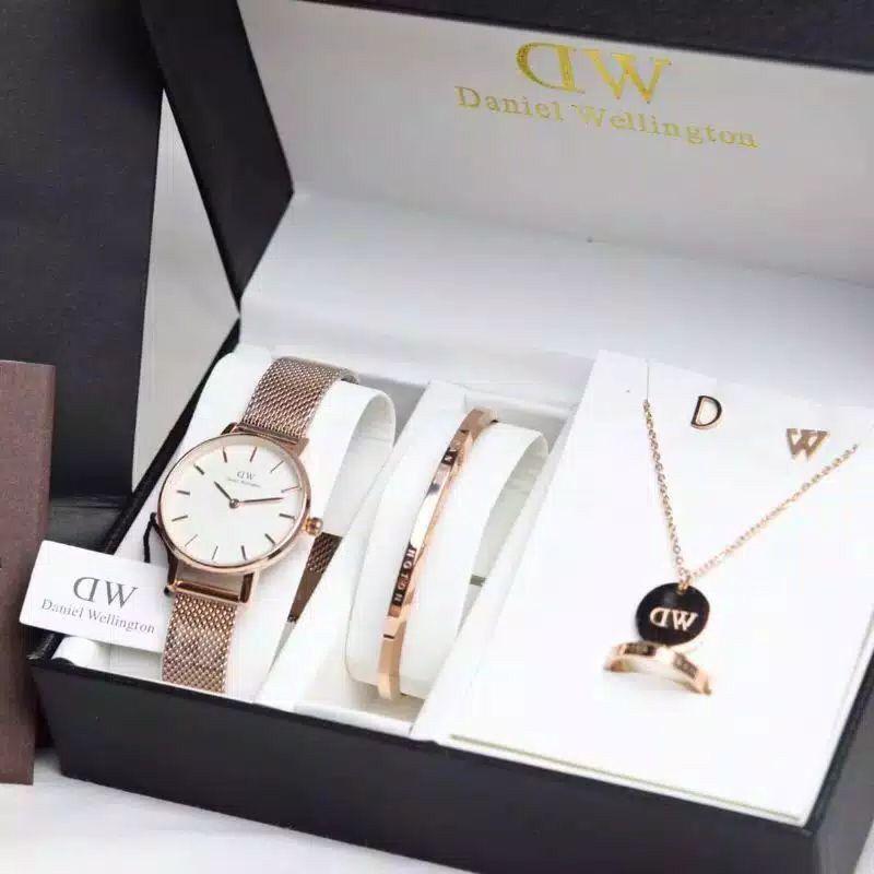 Daniel Wellington Classic Melrose mesh watch and bracelet gift set ...