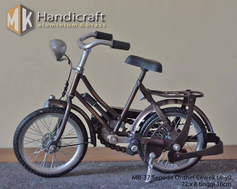 Diecast Miniatur sepeda onthel jawa cewek ukuran S 22cm - MK Aluminium ...