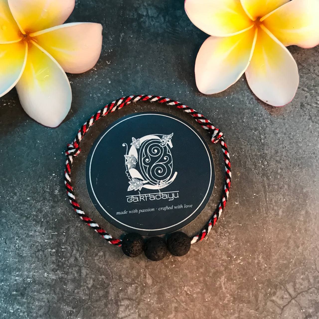 Gelang Tridatu dengan Batu Mulia Lava Stone Lava Rock khas Bali ...