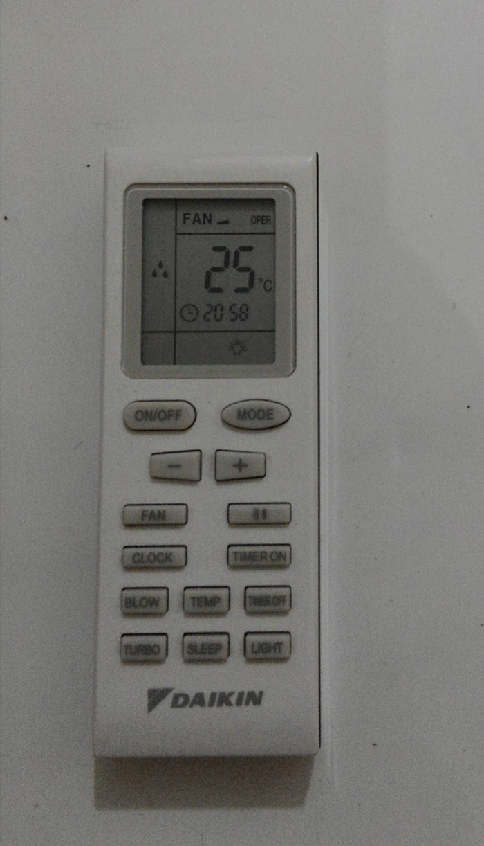 REMOTE AC DAIKIN ORIGINAL ARC467A1 - | Lazada Indonesia