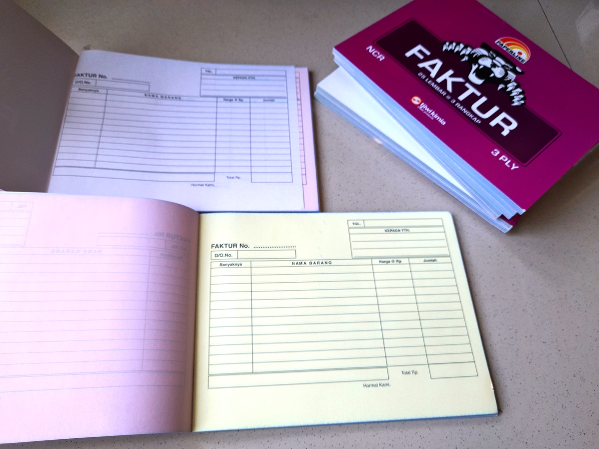 Buku Faktur 210x160mm 3 Ply Ncr 25 Set - Paperline | Lazada Indonesia