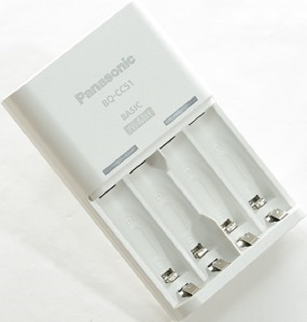 Charger Baterai Panasonic BQ-CC51 isi 4 bisa ukuran AA dan AAA | Lazada ...