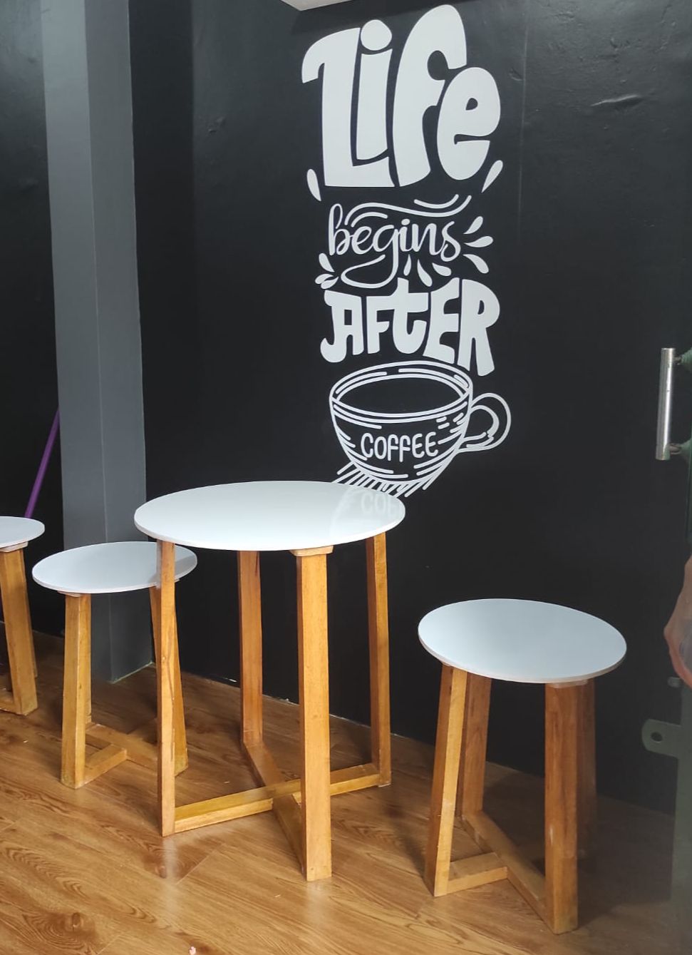 Meja Cafe Set Minimalis Bulat (1 meja + 2 kursi) | Lazada Indonesia