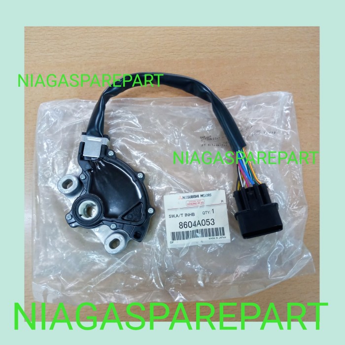 SWITCH A/T CASE INHIBITOR PAJERO - 8604A053 / 8604A015 MITSUBISHI ORI ...