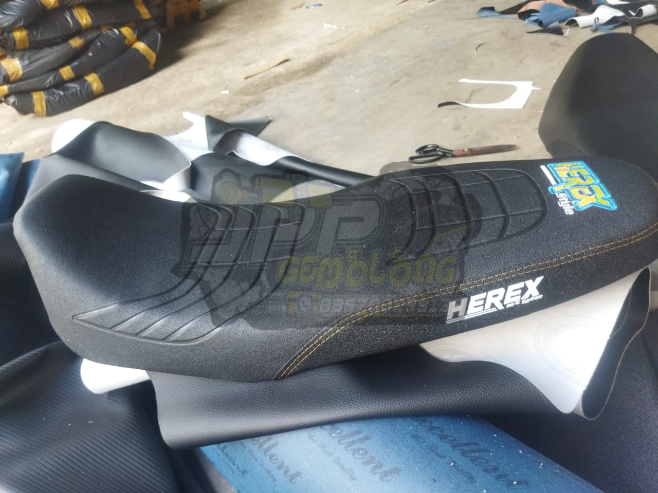 Jok Megapro Hiu modifikasi Herex - Jok Herex style Megapro Hiu - Jok ...