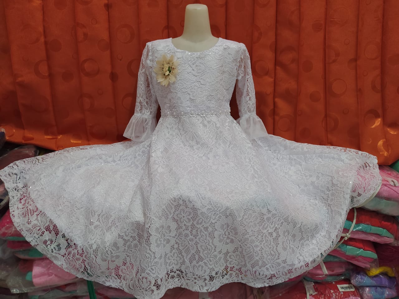 GAUN BROKAT CORD LENGAN PANJANG LEBAR MAYUNG KHUSUS WARNA PUTIH ...