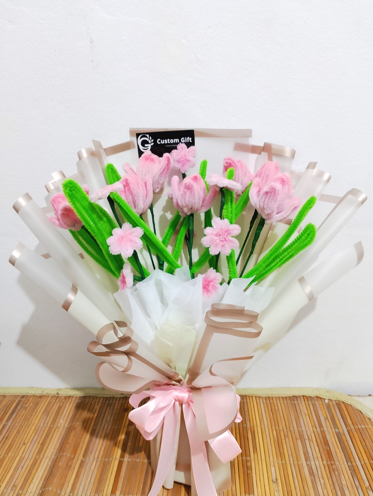 buket bunga tulip pink buket wisuda buket bunga bouquet pipe cleaner ...