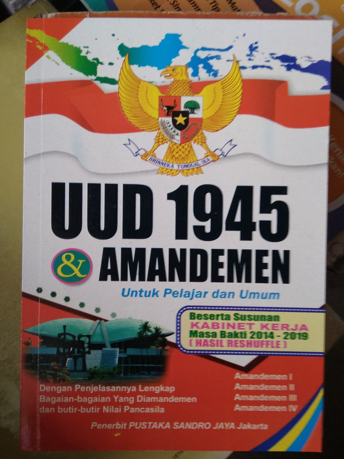 Buku Undang Undang Dasar 1945 dan Amandemen // COD | Lazada Indonesia