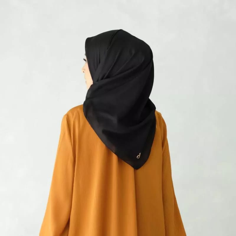 HIJAB DEENAY LIZA POLOS LOGO BARU WARNA LENGKAP COD NYAMAN DAN GAK ...