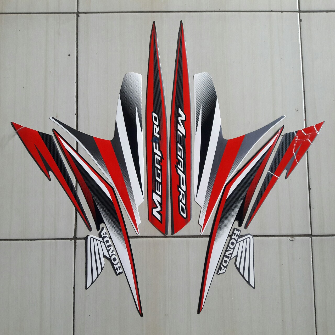 striping stiker motor honda megapro 2013 full putih merah | Lazada ...