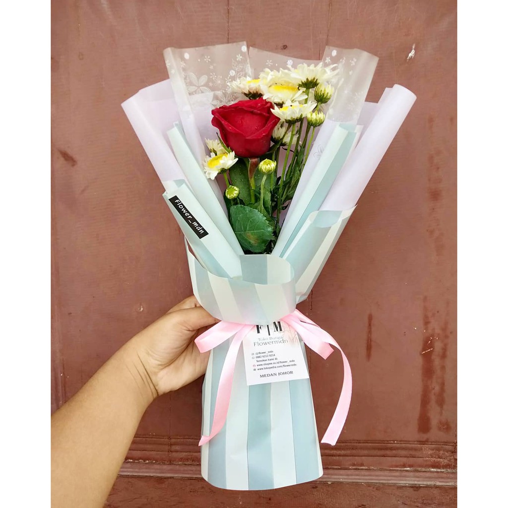 Buket Bunga Asli Wisuda | Fresh Flower Hand Bouquet | Buket Lamaran ...