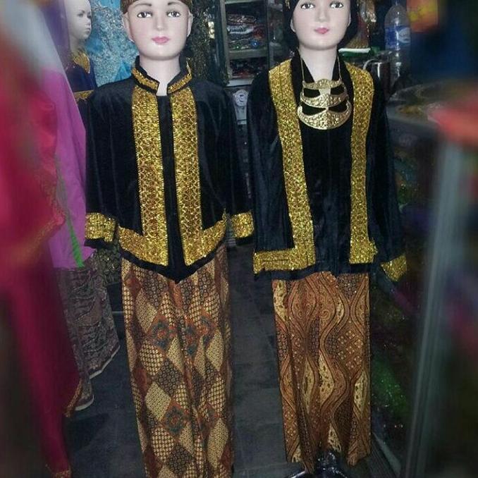 Baju Adat Jawa Beludru Anak / Kebaya Bludru Anak /Baju Adat Anak ... Baju Adat Jawa Beludru Anak / Kebaya Bludru Anak /Baju Adat Anak ...