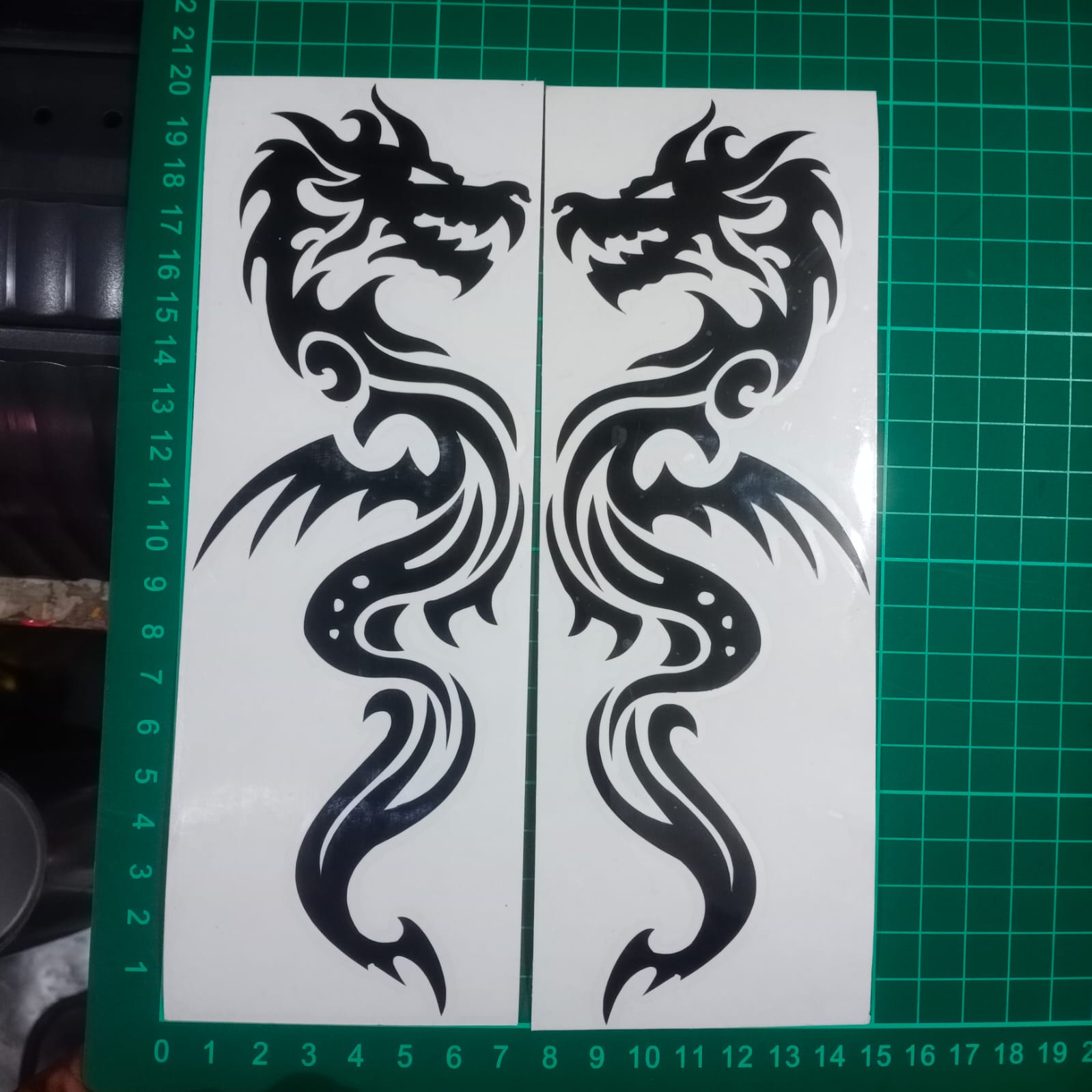 stiker bahan oracal dan hologram - cutting stiker naga 01 - stiker ...