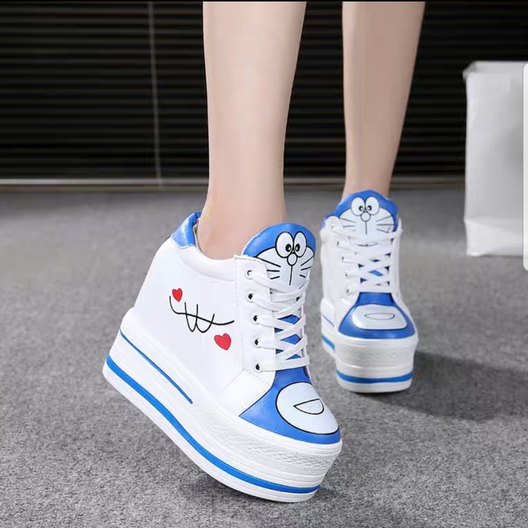 Sepatu Doraemon