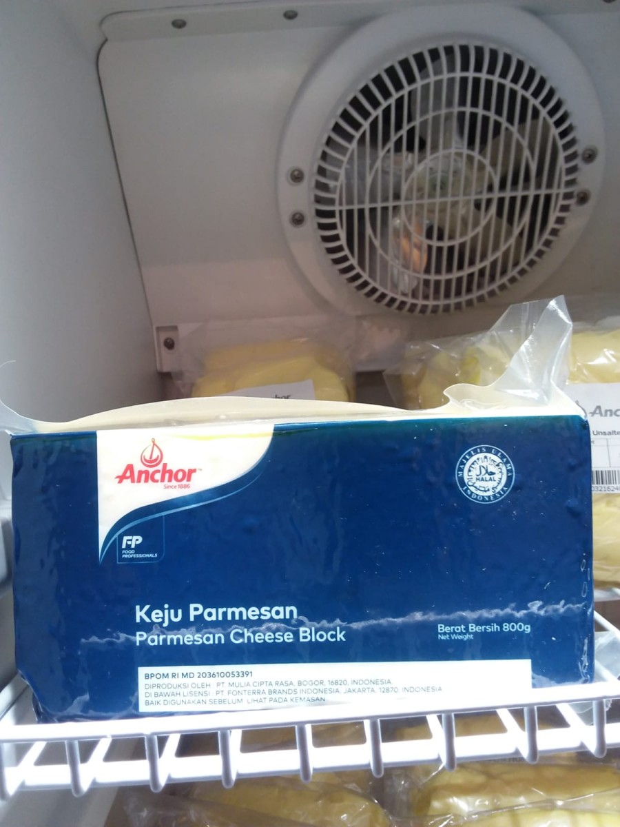 Anchor Parmesan Cheese Blok / Anchor Parmesan Block 800 gr | Lazada ...