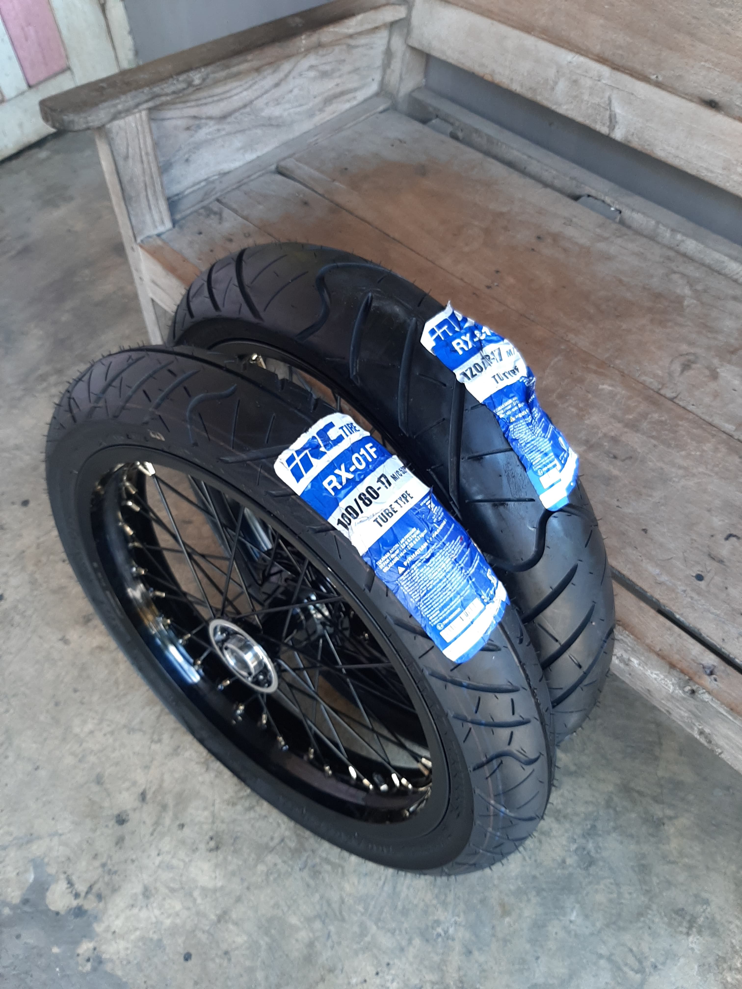 Roda Supermoto KLX Ban IRC Baru Velg 250/300 Wheelset Sumo D-Tracker ...