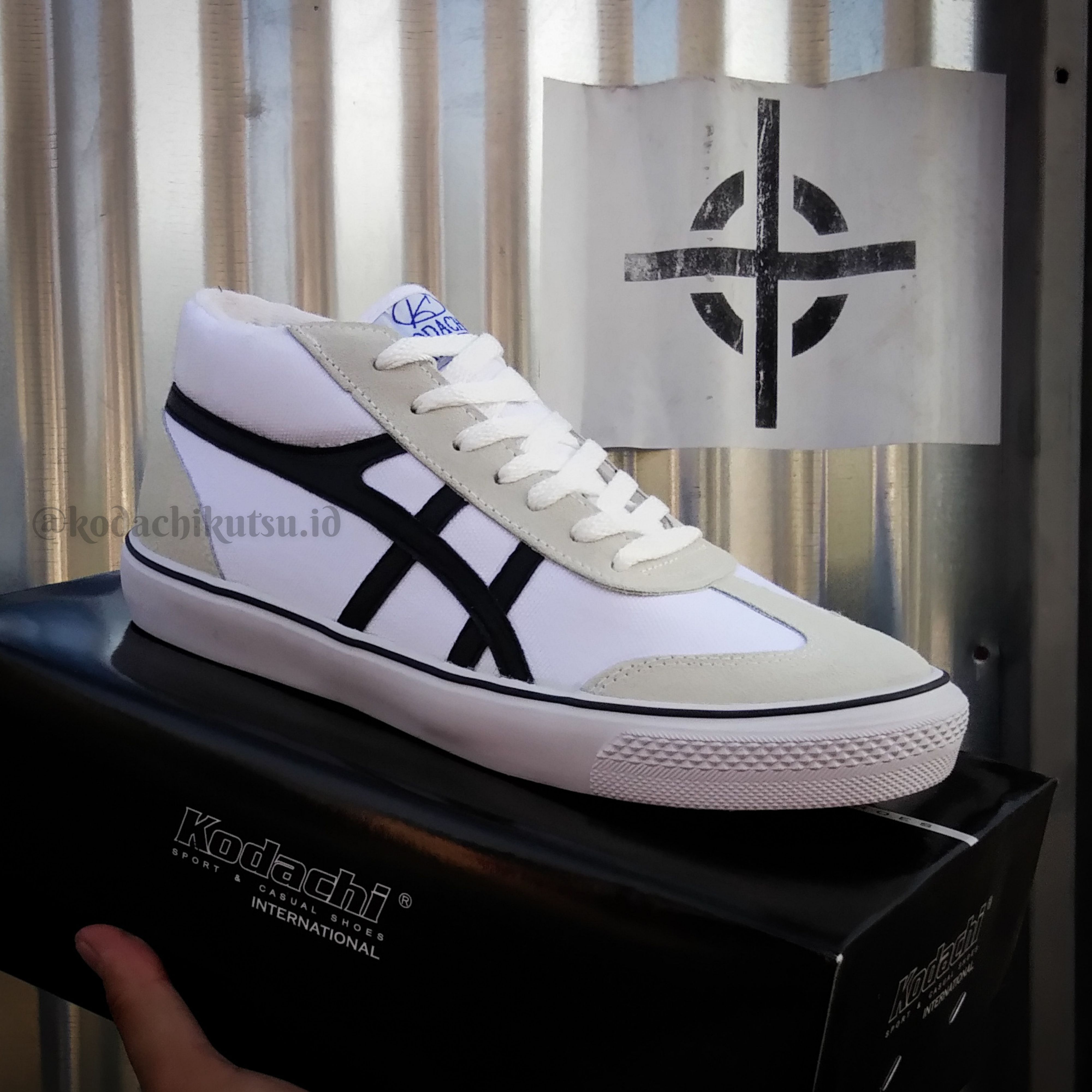Kodachi kutsu - NEW Kodachi Galaxy Putih Hitam Original - Sepatu ...