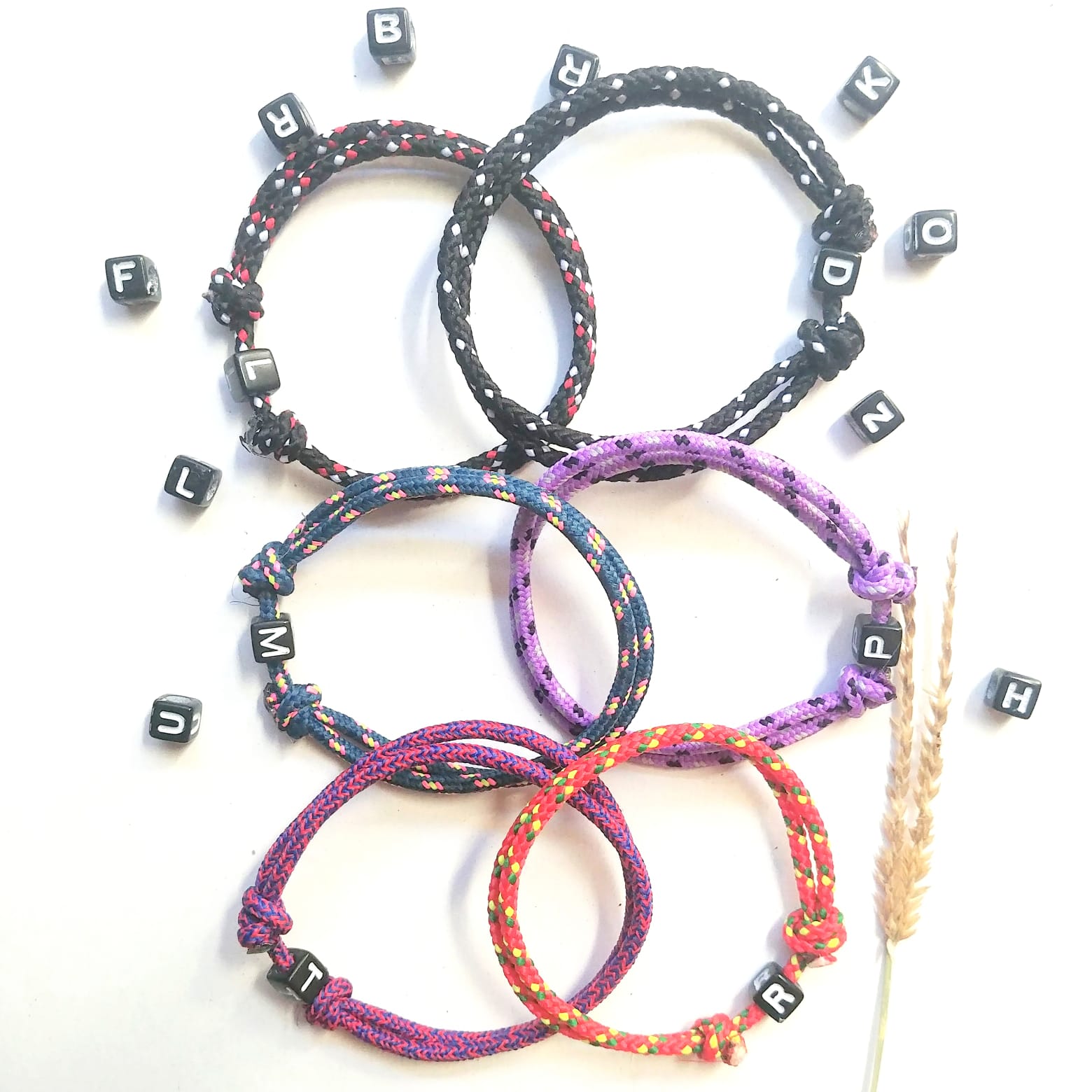 Gelang Inisial Tali Prusik | Harga Per 1 pcs |Gelang Simple | Gelang ...