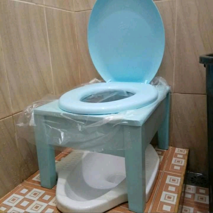 kursi toilet closet wc duduk portable cocok untuk lansia dan bumil ...