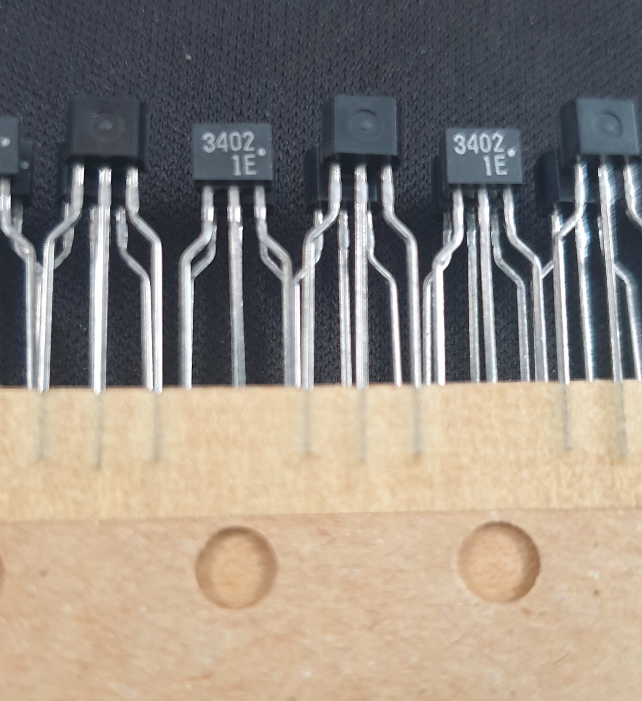 Transistor 3402 C3402 NPN Untuk Switching dengan Bias Resistance ...