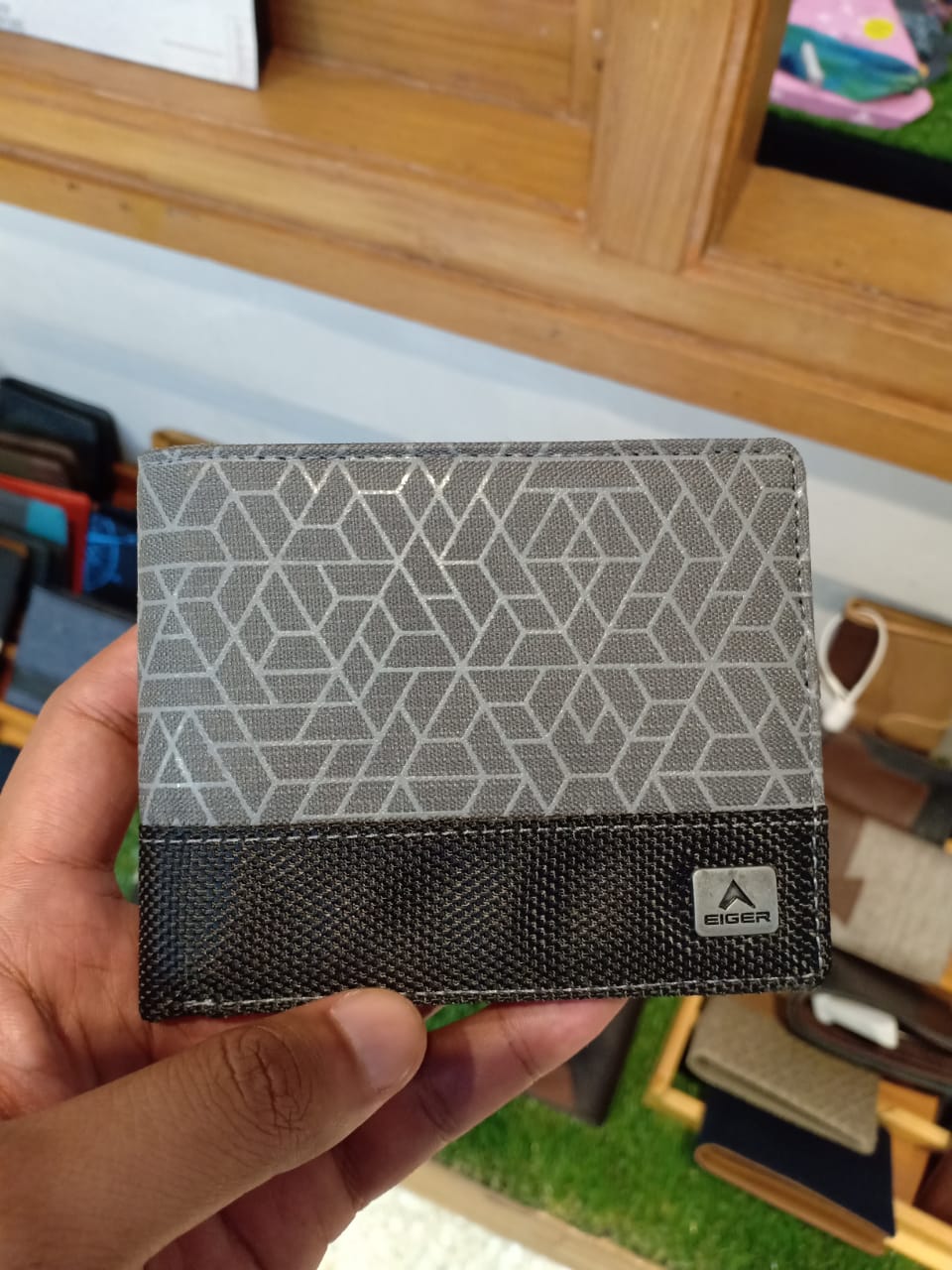 Dompet Eiger Geometrica - Grey | Lazada Indonesia