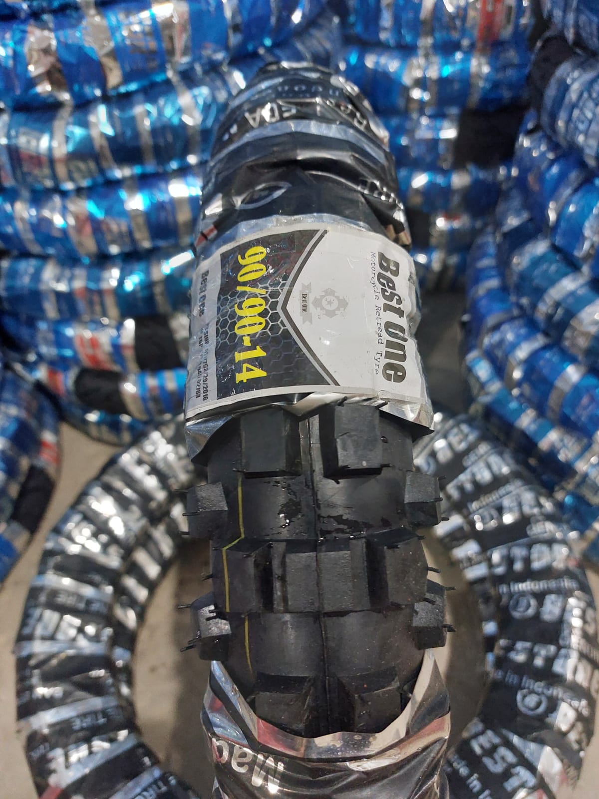 BAN LUAR MOTOR BESTONE UKURAN 90/90-14 CROSS NON TUBELESS | Lazada ...