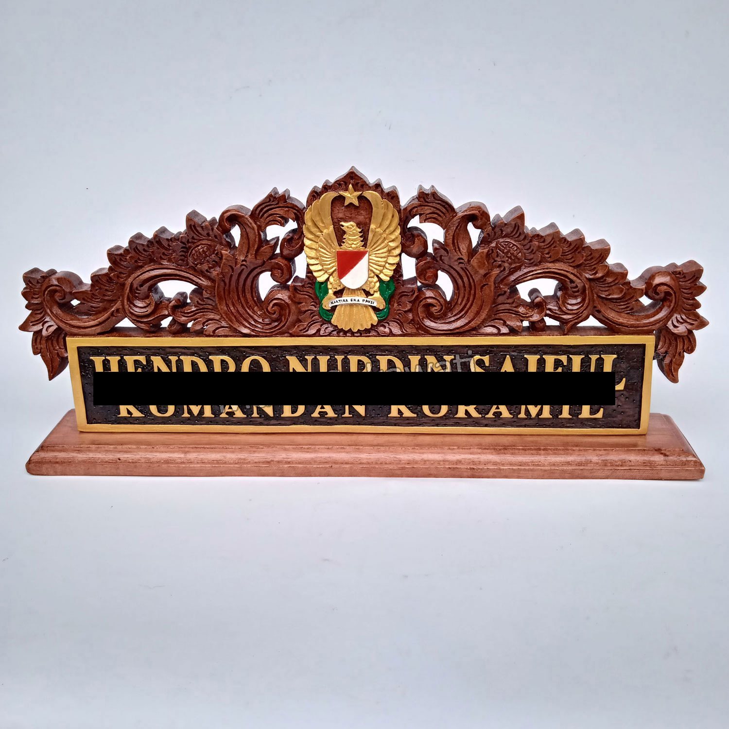 Papan nama meja kayu ukiran bali nameplate Lambang Logo instansi ...