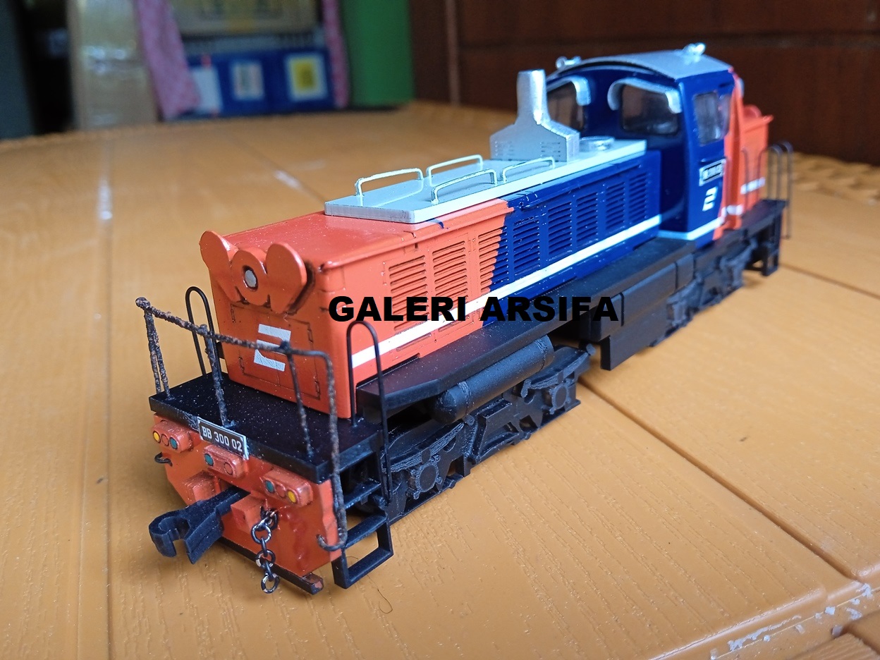 Miniatur Kereta Api Lokomotif BB 300 Skala 1:87 | Lazada Indonesia