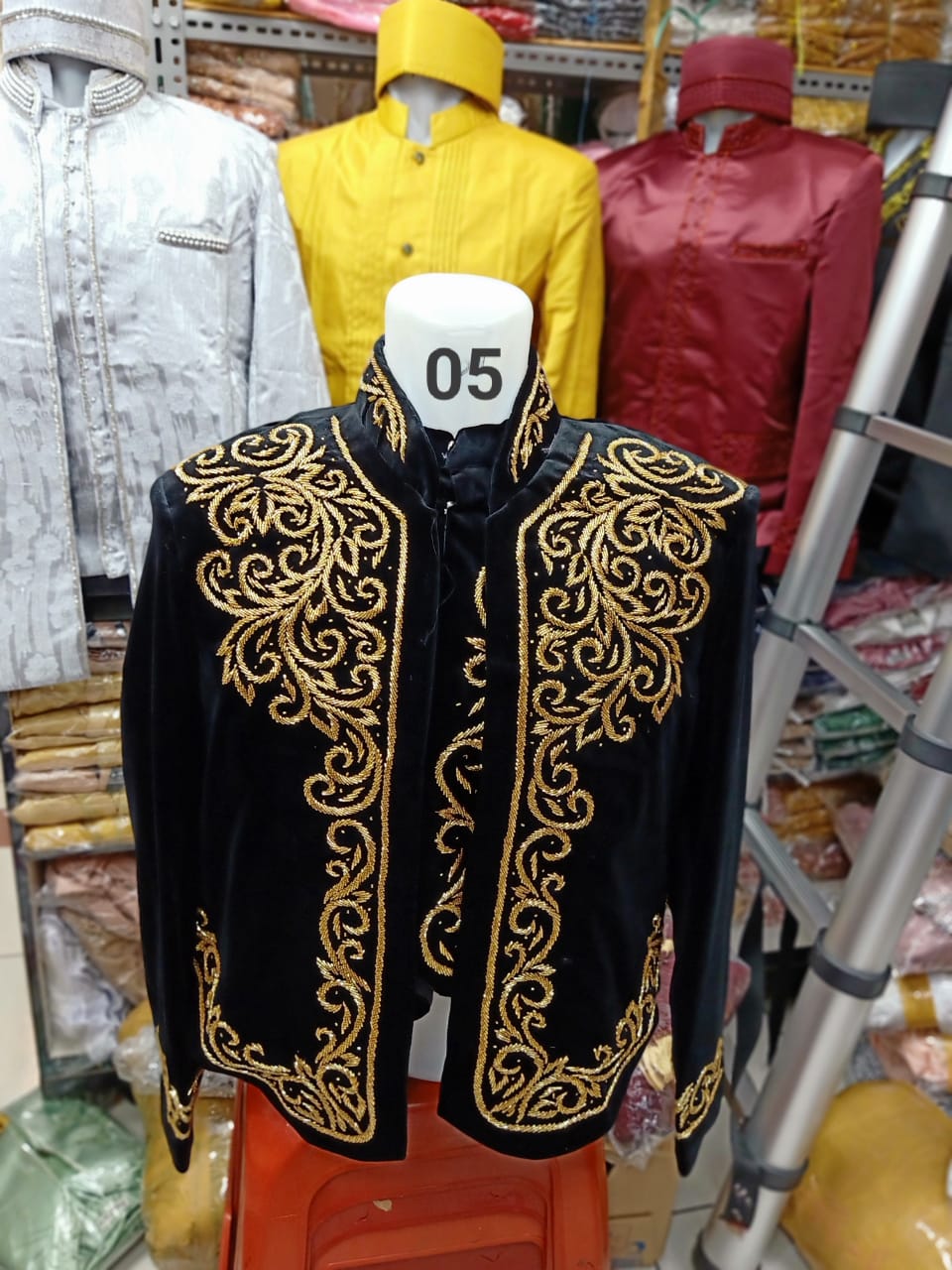 Beskap Beludru Adat Jawa Lengkap Dengan Sendal | Lazada Indonesia