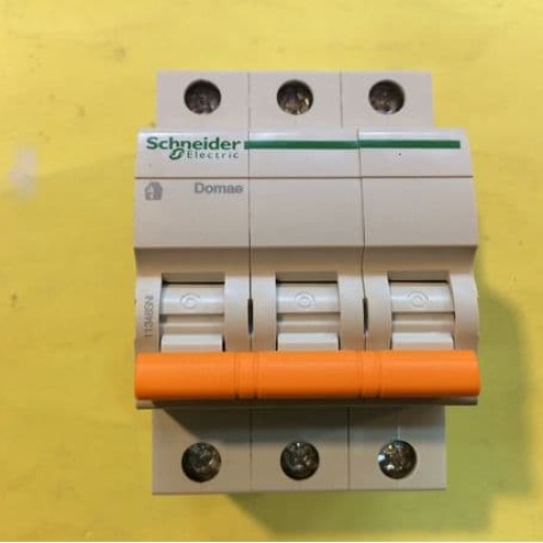 MCB 3P 10A 3Phase 10A 3Pole 10A Domae Schneider | Lazada Indonesia