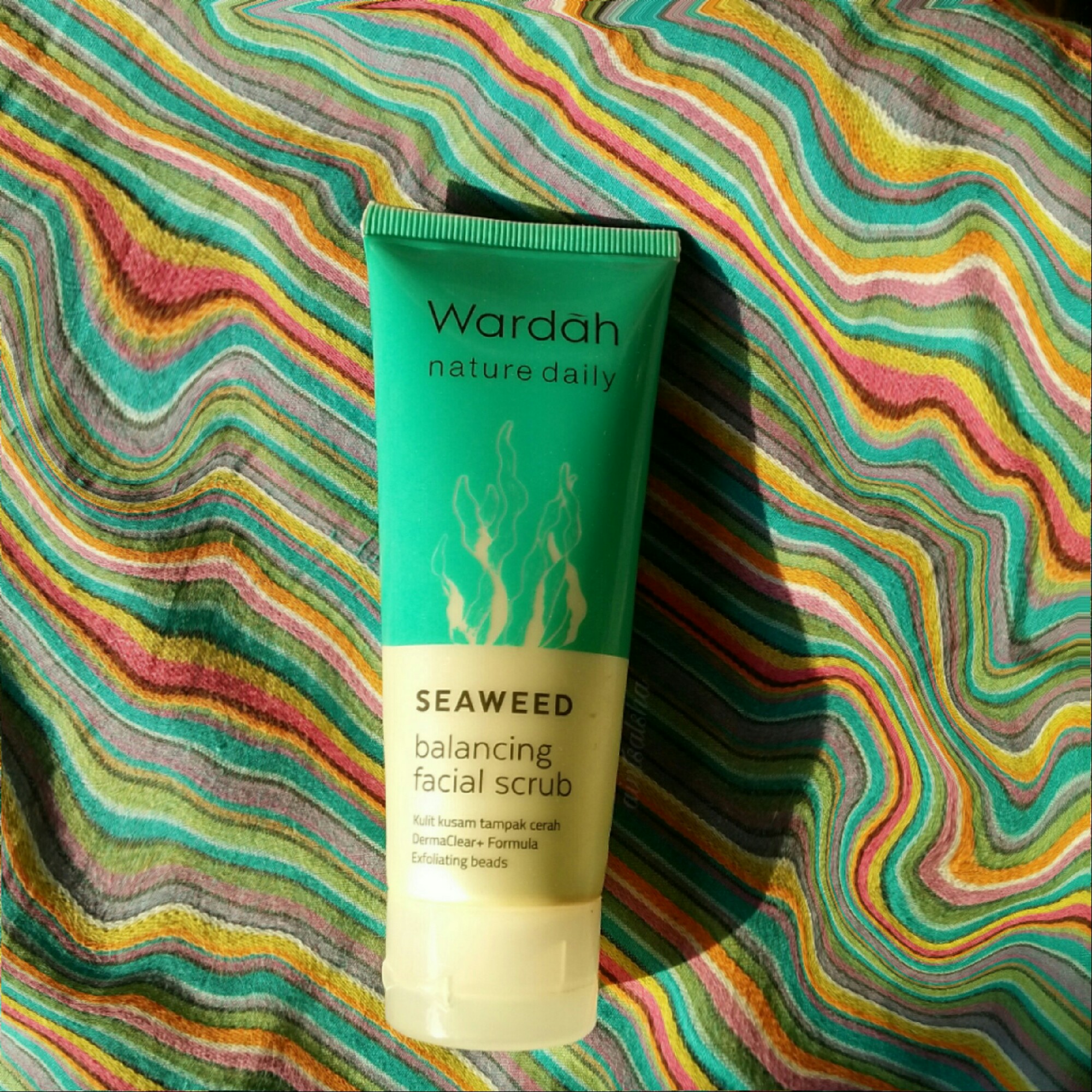 Wardah Seawed Balancing Facial Scrub - Wardah Skincare - mencerahkan ...