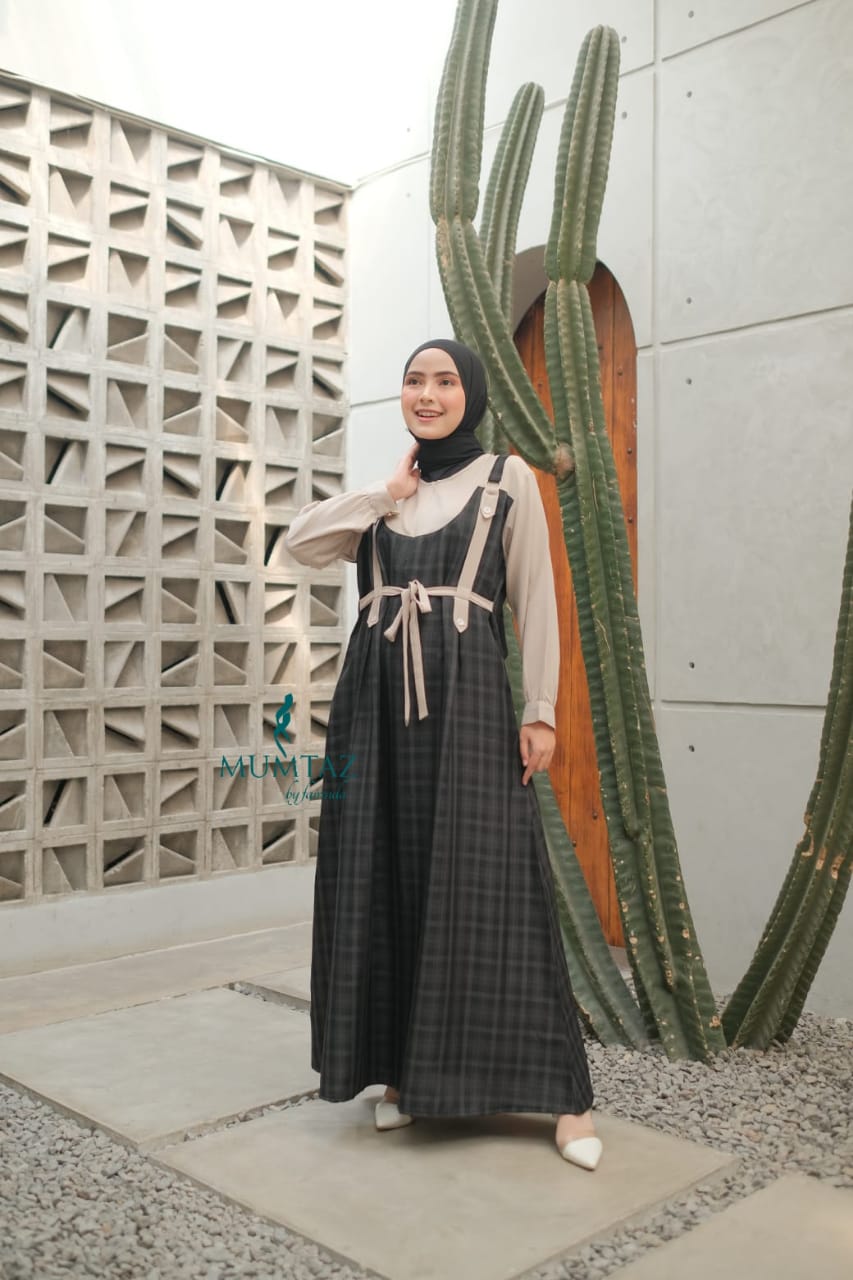 MICHELLE Mumtaz dan Haniya over oll series by Aku Karissa | Lazada ...