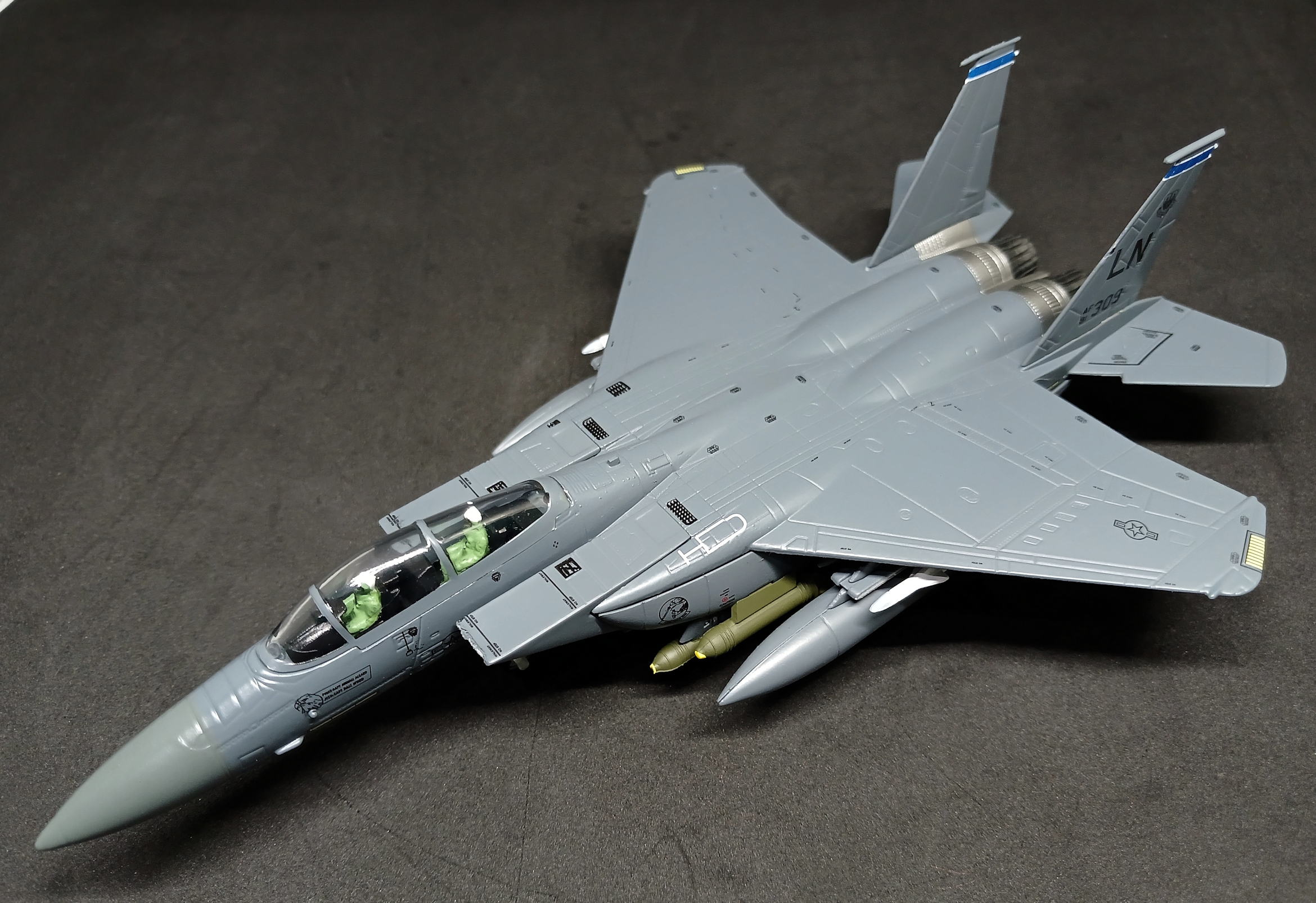 Diecast Pesawat Jet Tempur USAF F-15 E Strike Eagle Skala 100 Boeing ...