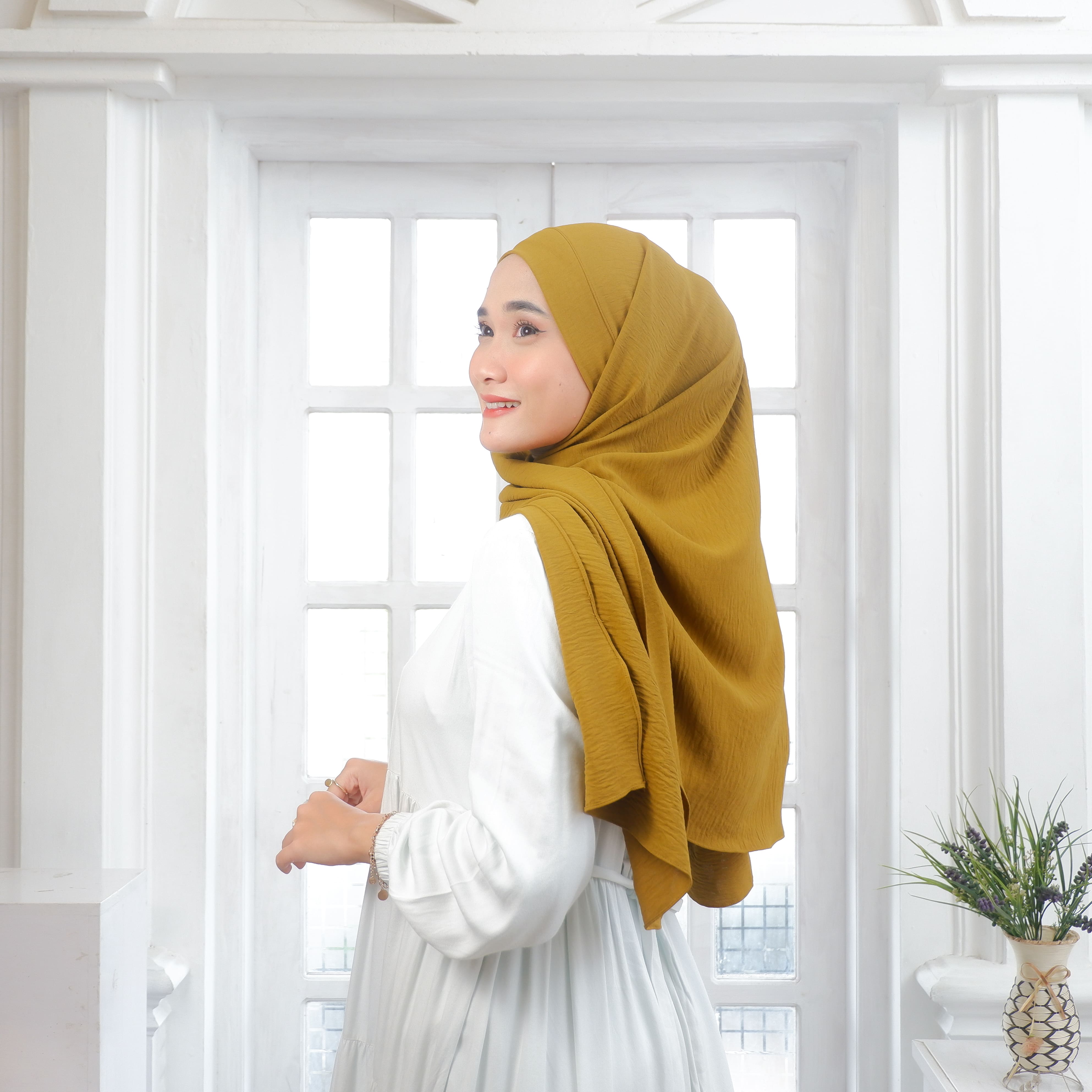 𝗛𝗔𝗨𝗪𝗔 - Hijab Pashmina Malay Oval tali Crinkle Ultimate | Lazada Indonesia