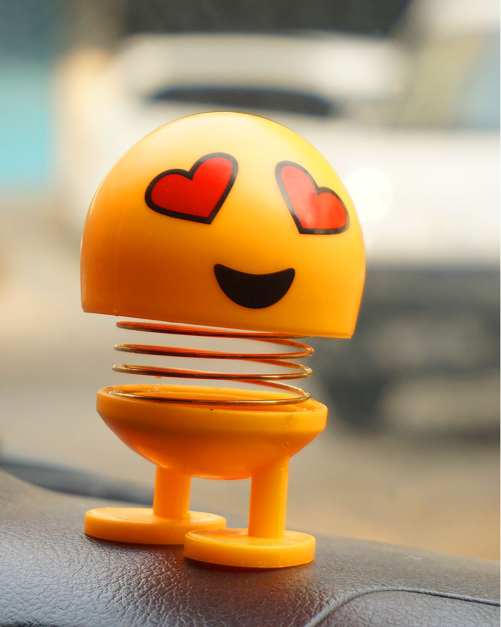 Emoji Emoticon Goyang Pajangan Mobil Motor Meja | Lazada Indonesia