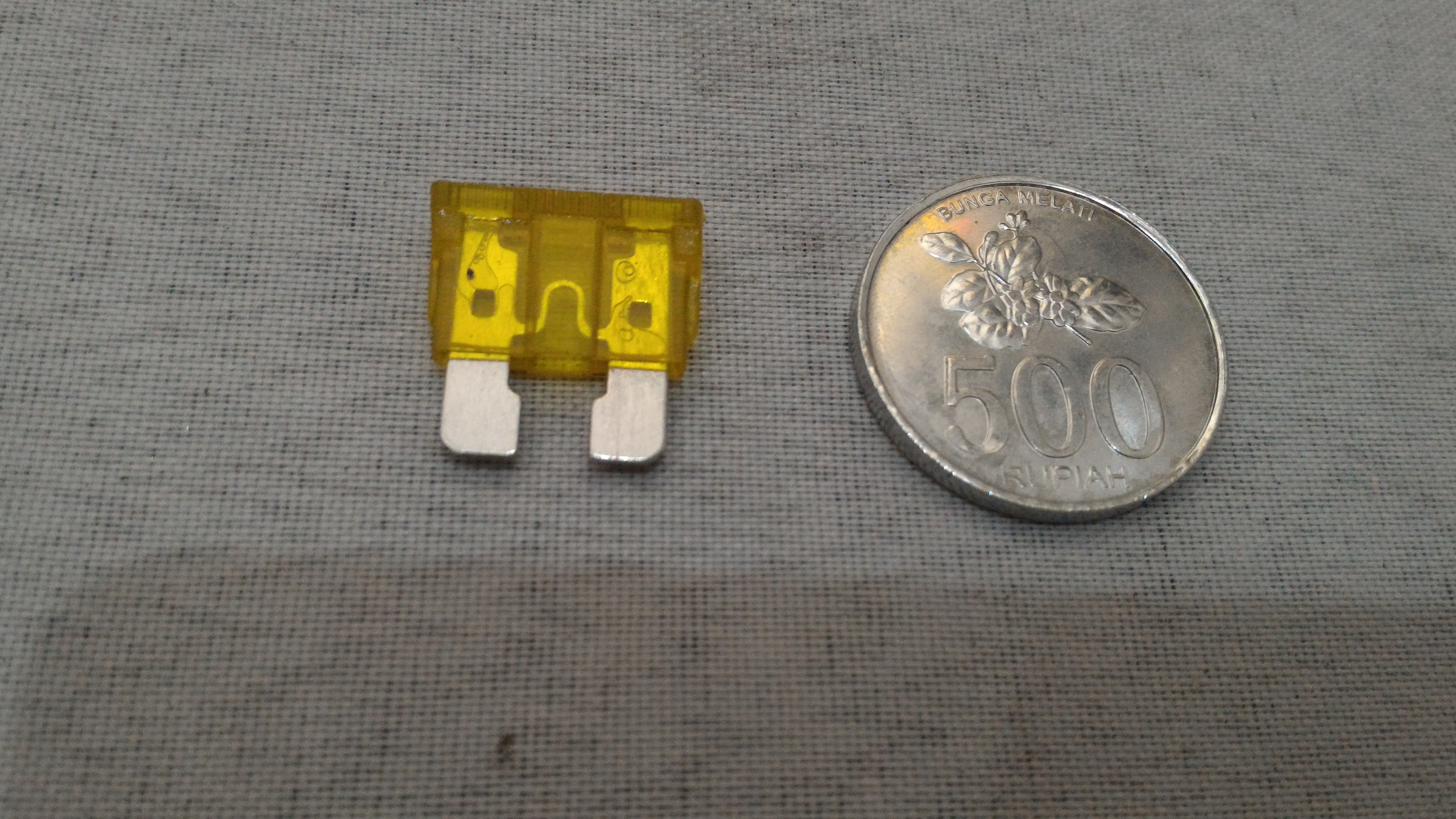 SIKRING BESAR 20 A AMPERE FUSE UNTUK MOBIL & MOTOR HARGA SATUAN ...