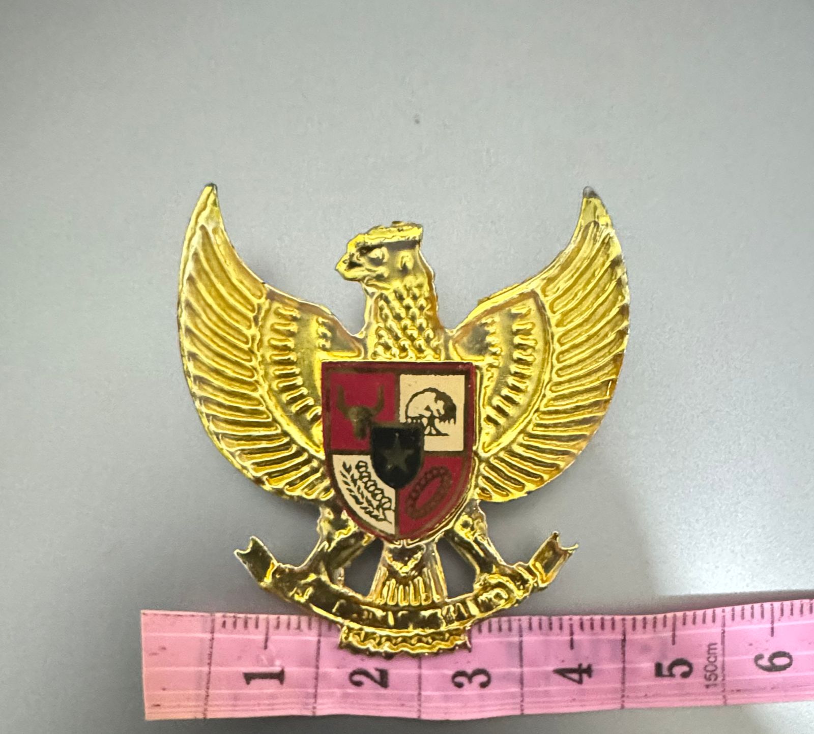 Promo Pin Garuda Pancasila Kuning Resin Mengkilap Peniti 4cm | Lazada ...