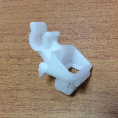 Kancing Dudukan Besi Cantolan Kap Mesin Toyota Innova - Clamp Hood ...