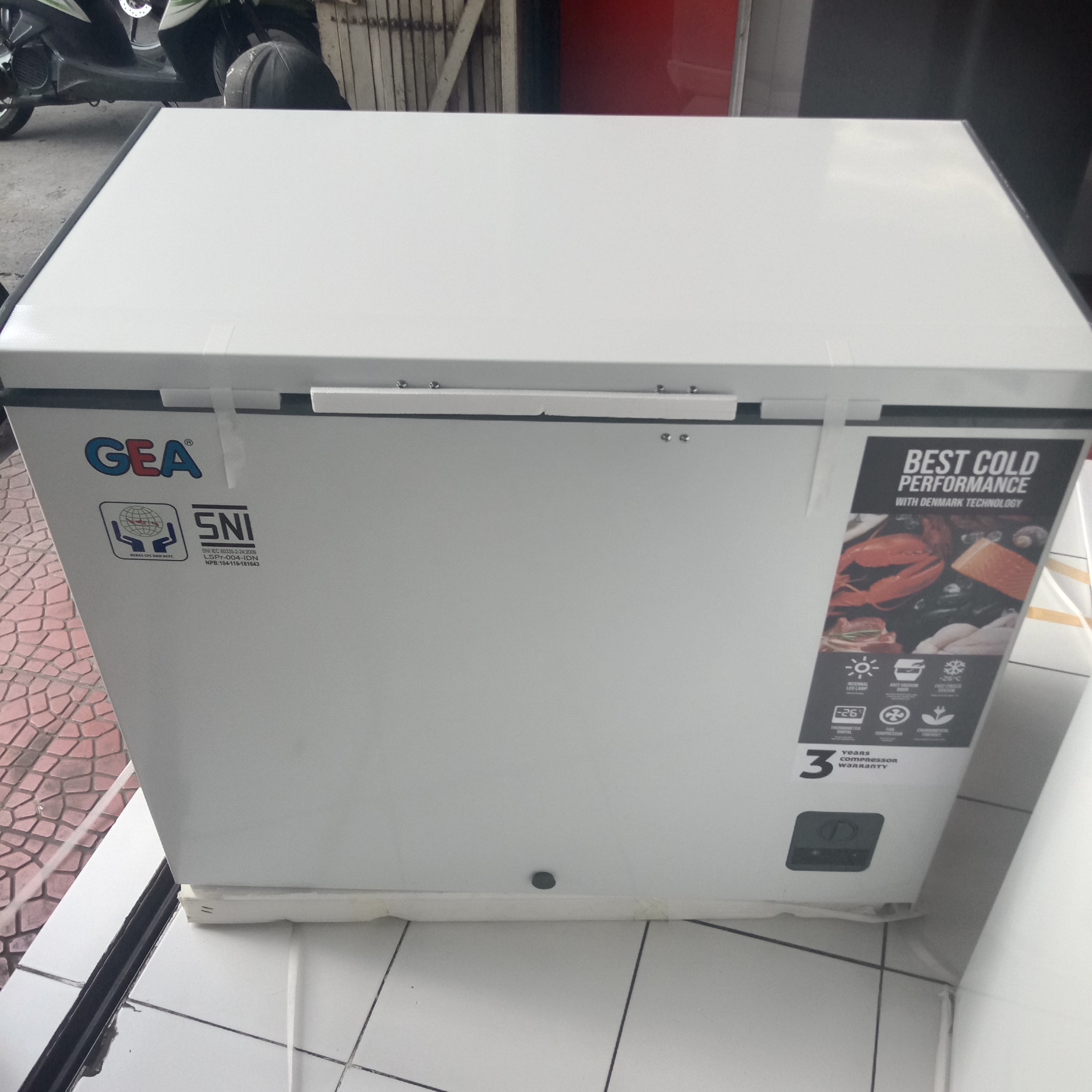 Cooler Box Chest Freezer 200 Liter GEA 1 Pintu AB 208 R AB208R Khusus Cooler Box Chest Freezer 200 Liter GEA 1 Pintu AB 208 R AB208R Khusus