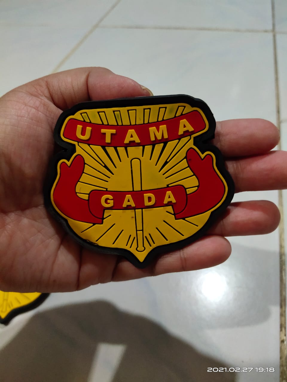 LOGO KARET / EMBLEM KARET GADA UTAMA,BELAKANG PAKE PEREKAT BISA BONGKAR ...