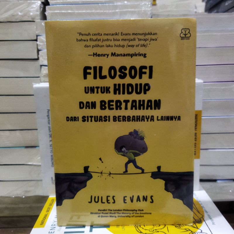 Buku - filosofi Untuk Hidup dan Bertahan Dari Situasi Berbahaya Lainnya - Henry Manampiring ...