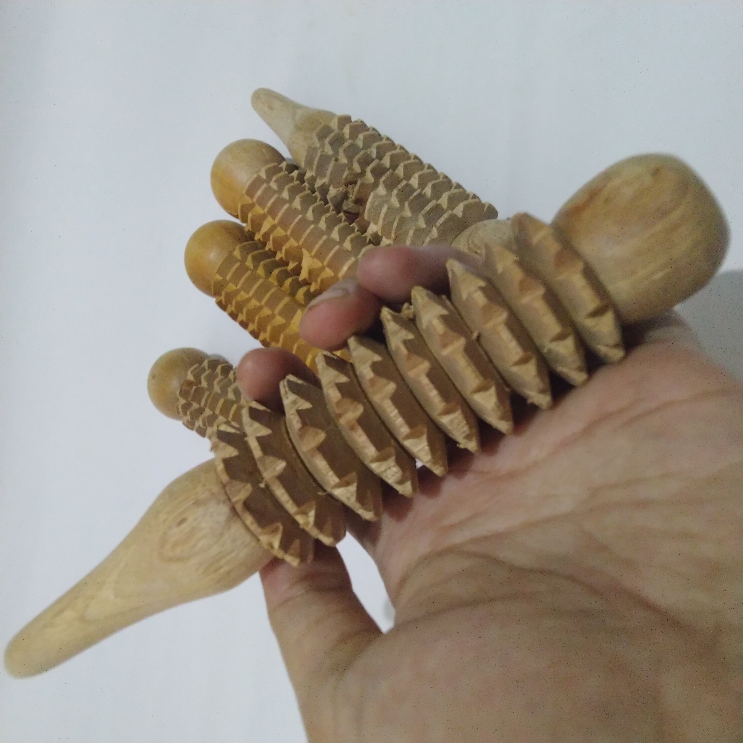 Alat Pijat Tradisional Bahan Kayu / Alat Terapi Refleksi Saraf dan ...