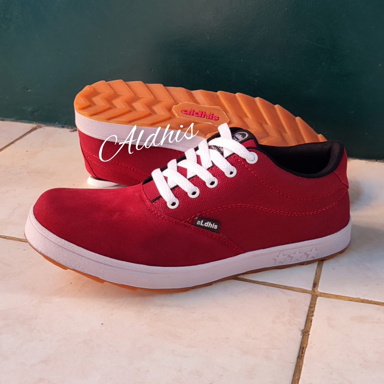 Sepatu Sneakers Pria Casual Keren Buat Gaya Kets Kasual Cowok Trendi HG ...
