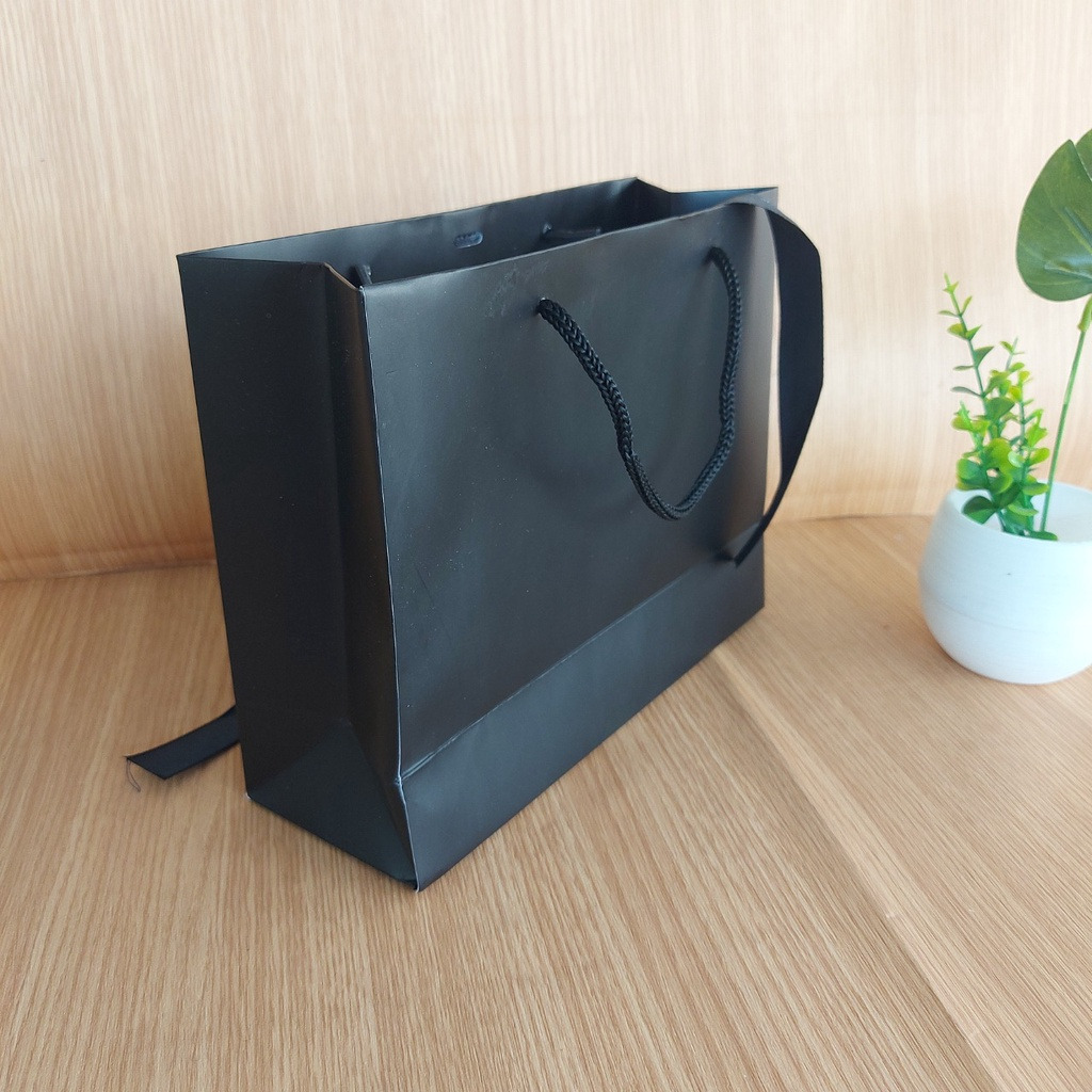 Cute Paperbag Pita Black 22,5x8x16,5 Paper Bag Kado | Lazada Indonesia