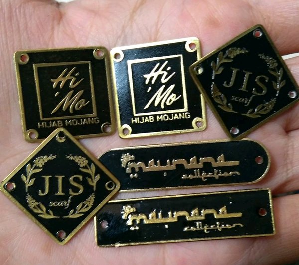 label plat kuningan dan stainless tas termurah // aksesoris plat hijab ...