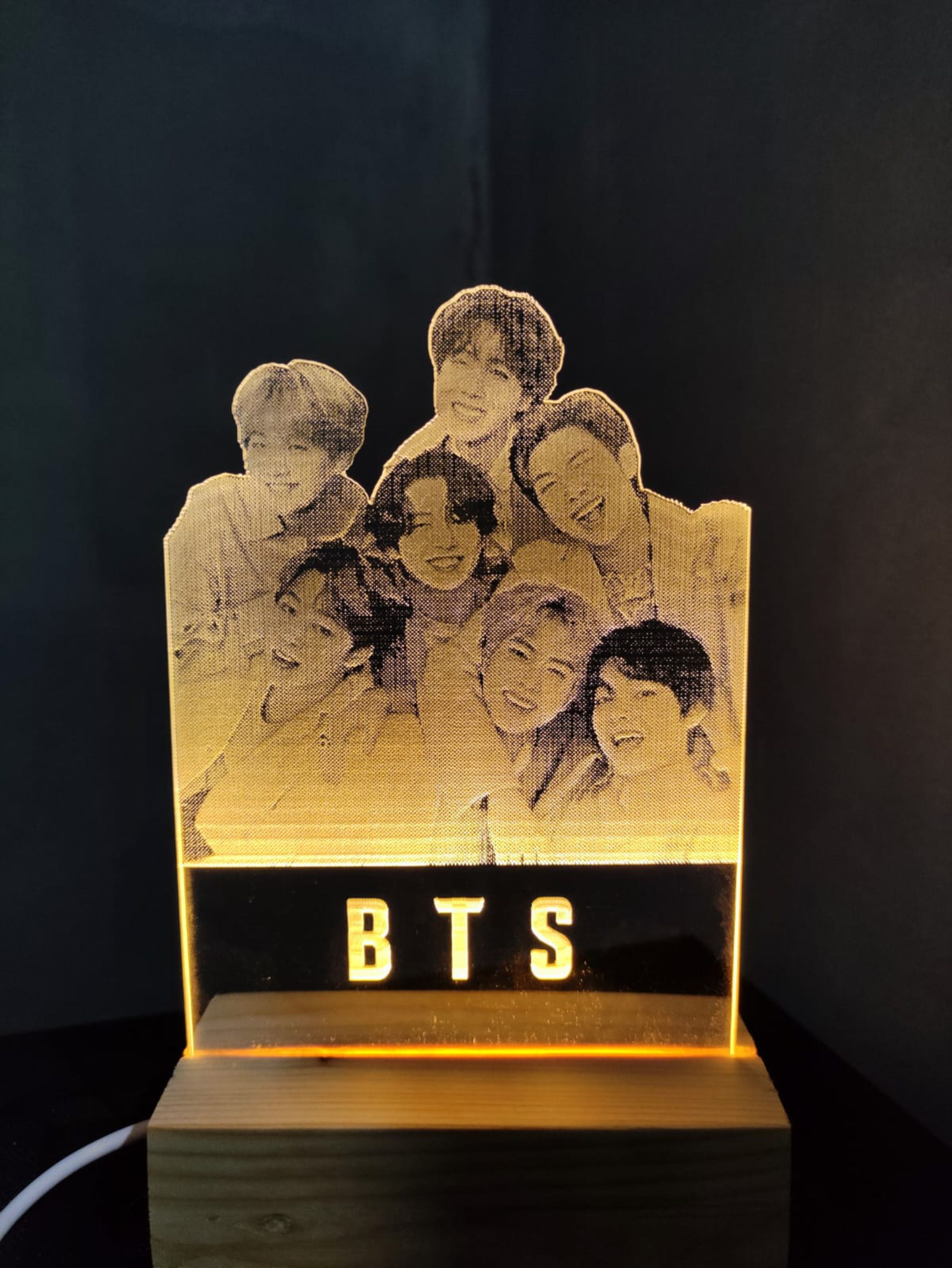 KADO ULANG TAHUN CEWEK BTS EDITION / LAMPU TIDUR AKRILIK KPOP | Lazada ...